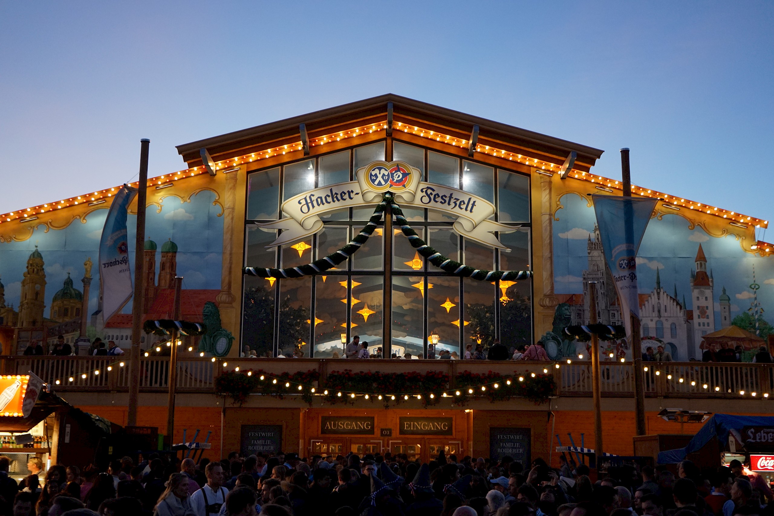 Hacker-Festzelt - Das Hackerzelt auf dem Oktoberfest